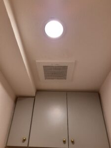 東京都足立区 F様邸 トイレ換気扇取替工事 VD-13Z4→VD-13Z14｜レンジフード・換気扇・浴室乾燥機の修理・交換なら【換気生活】