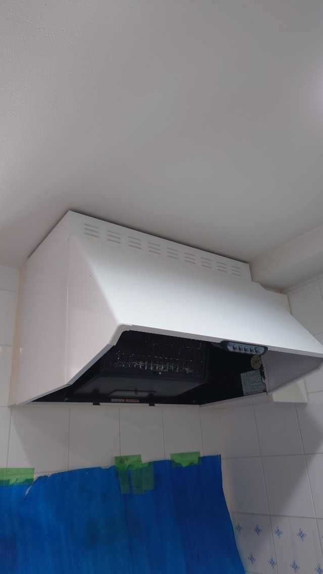 神奈川県川崎市 M様邸 スリム型レンジフード取替工事 RDUM-3A-752 W→NFG7S20MSI｜レンジフード・換気扇・浴室乾燥機の修理 ...