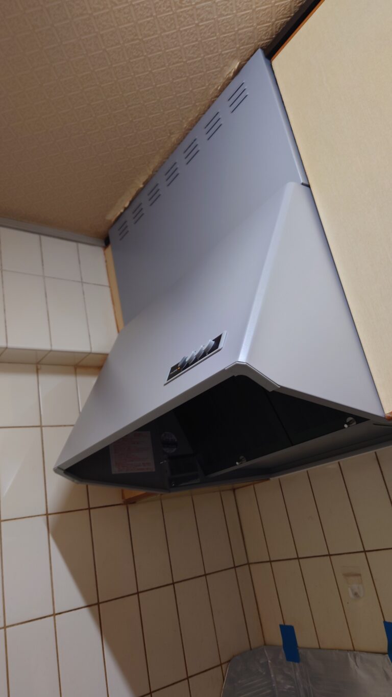 東京都世田谷区 S様邸 深型レンジフード取替工事 不明→HST-60-3SI｜レンジフード・換気扇・浴室乾燥機の修理・交換なら【換気生活】